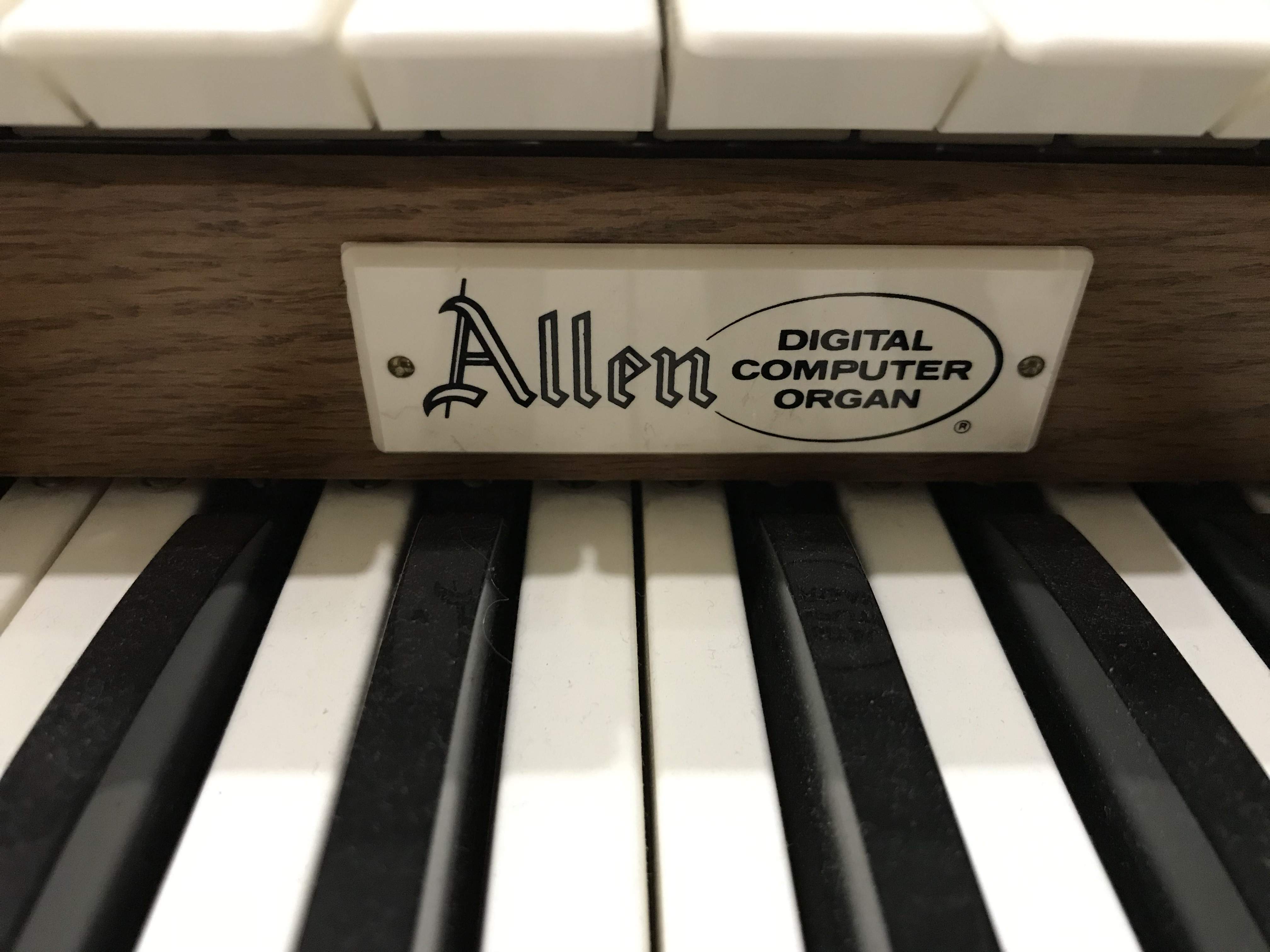 Piano d'occasion Allen ADC 222 | Bietry Musique