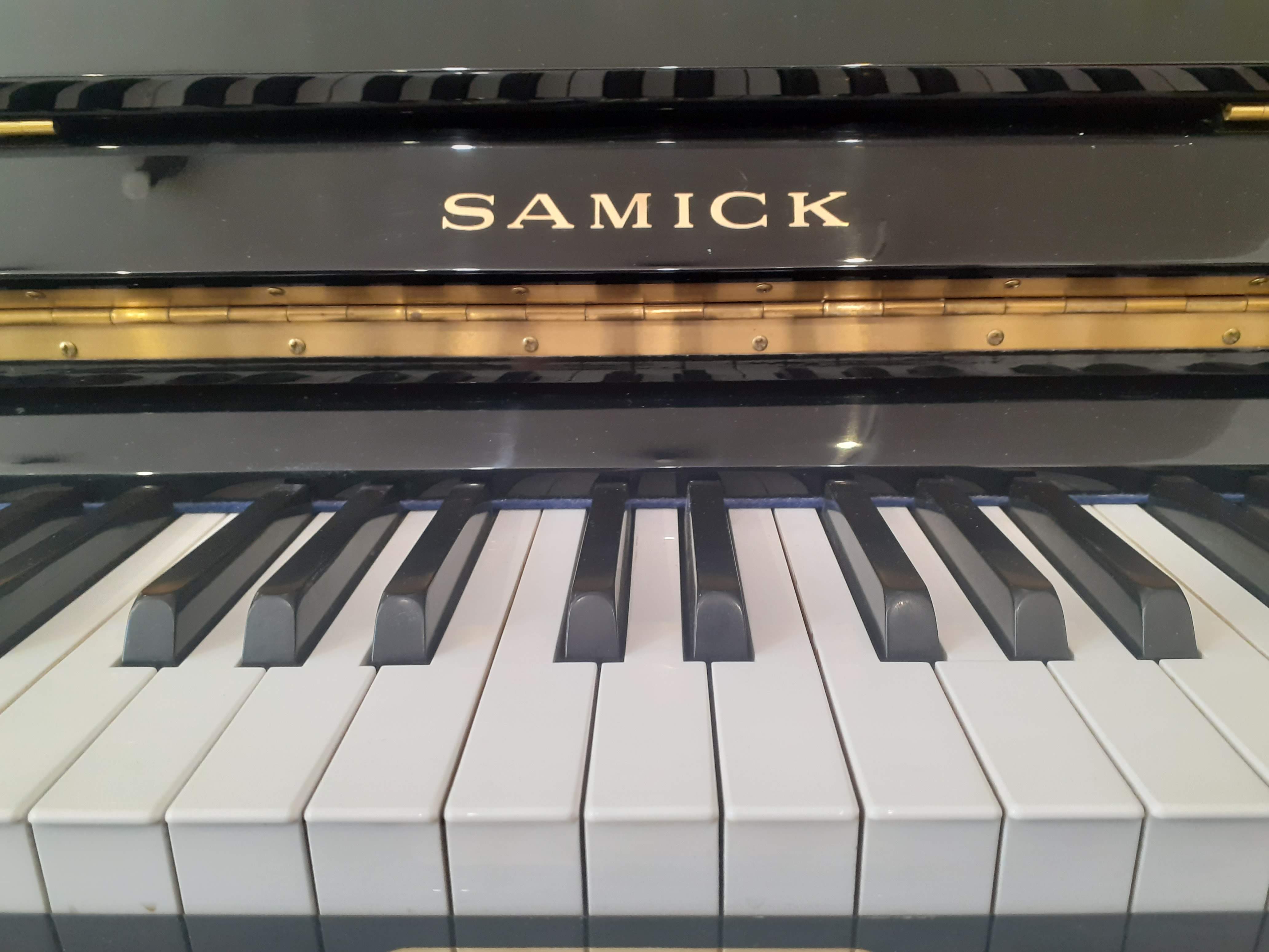 Piano d'occasion Samick SU-118R | Bietry Musique
