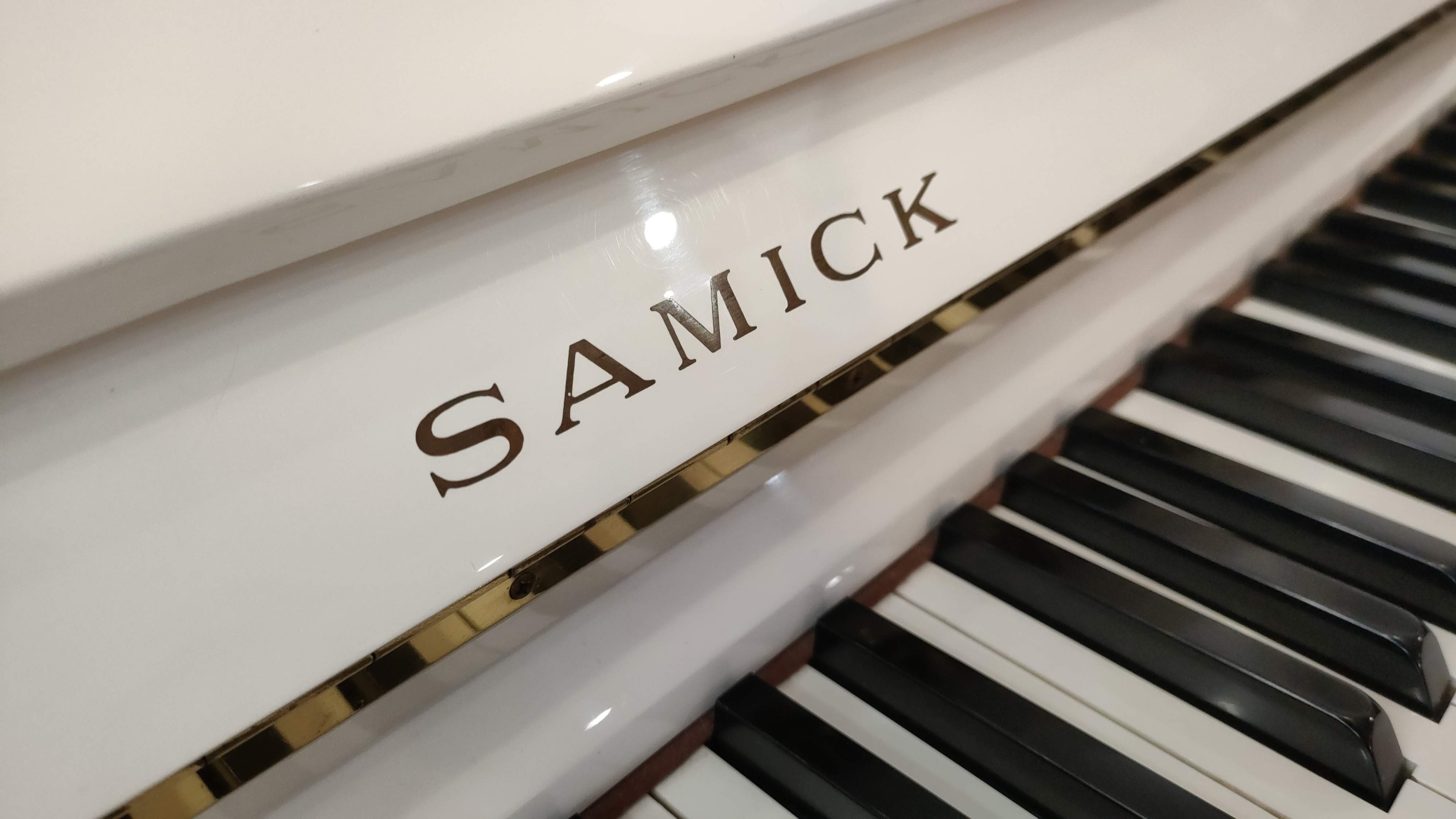 Piano d'occasion Samick SU-118 | Bietry Musique