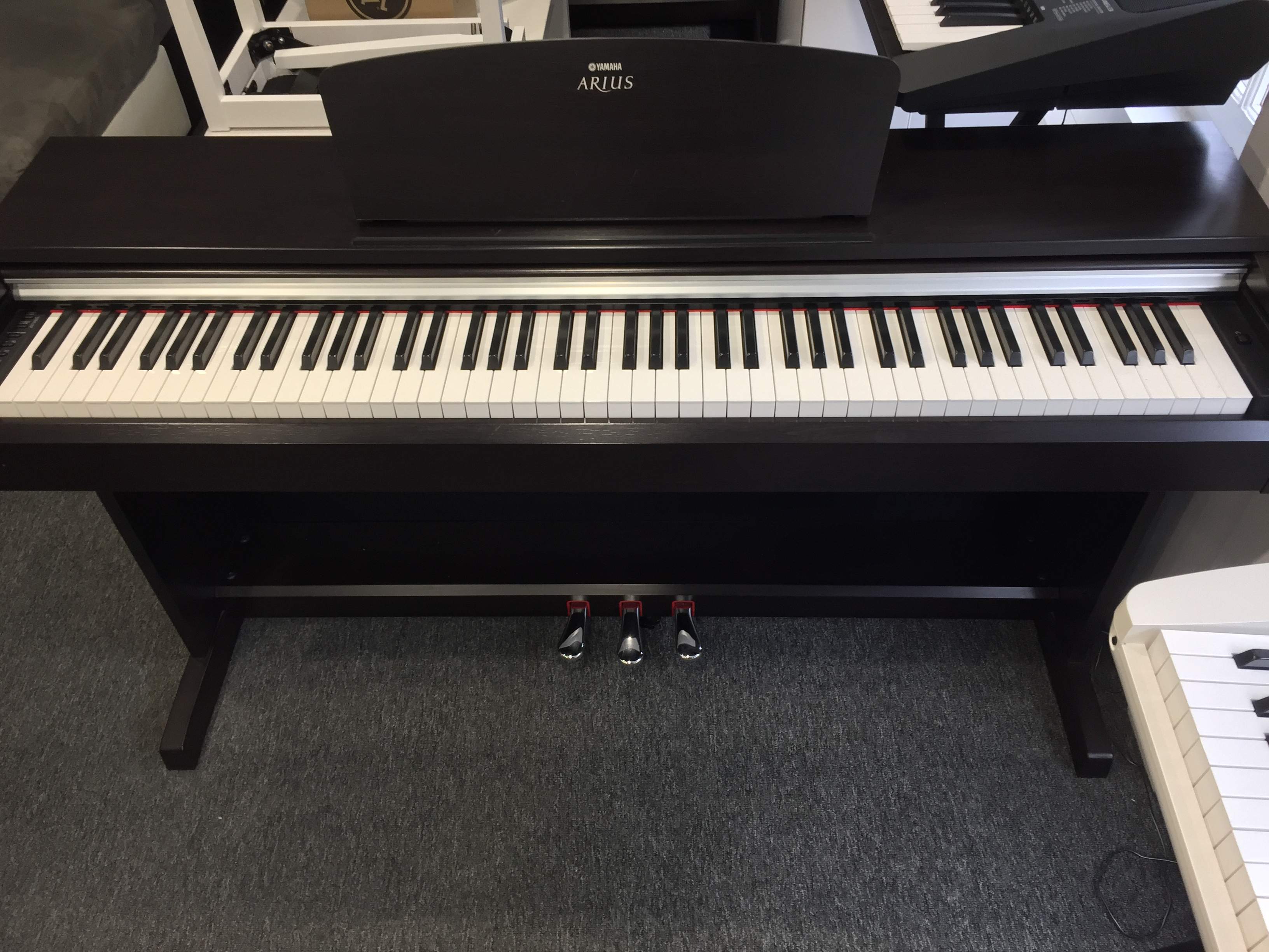 Piano d'occasion Yamaha Arius YDP-141 | Bietry Musique