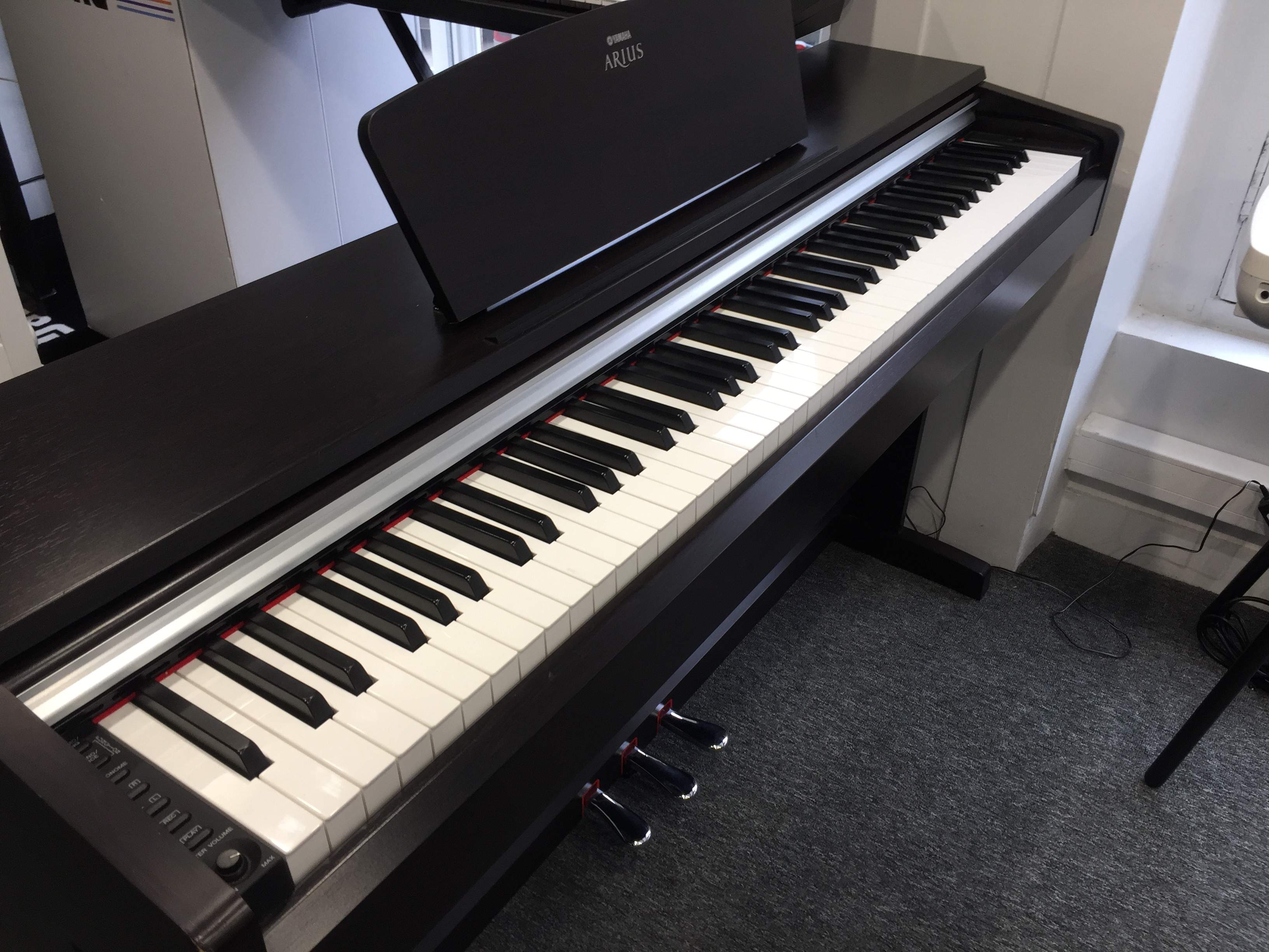 Piano d'occasion Yamaha Arius YDP-141 | Bietry Musique