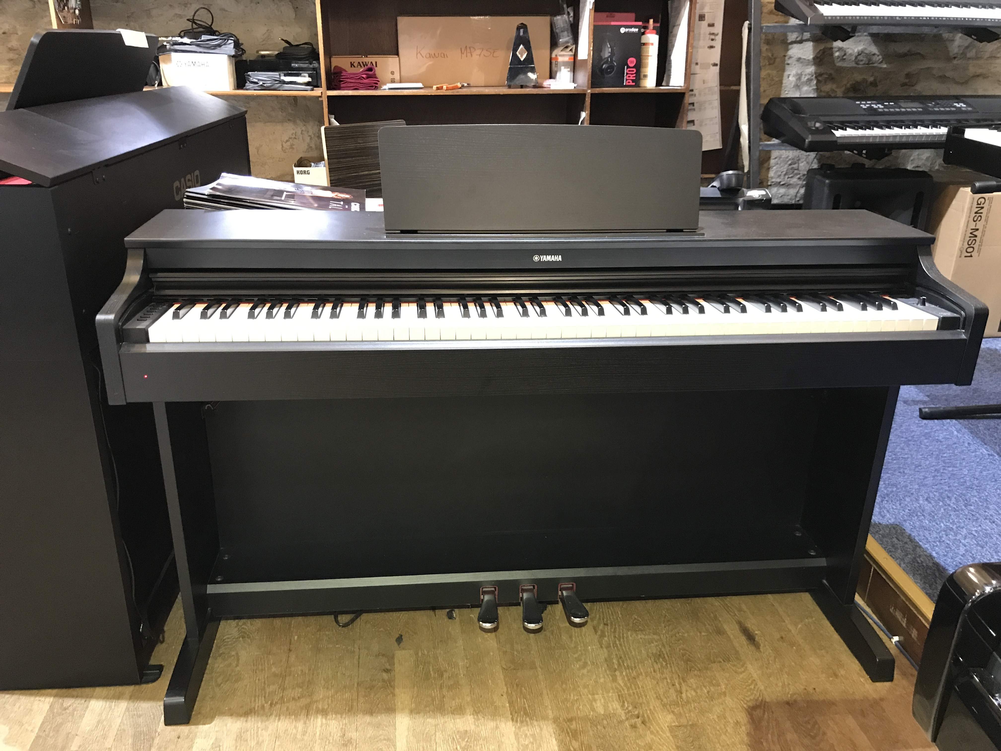 Piano d'occasion Yamaha Arius YDP-163 | Bietry Musique