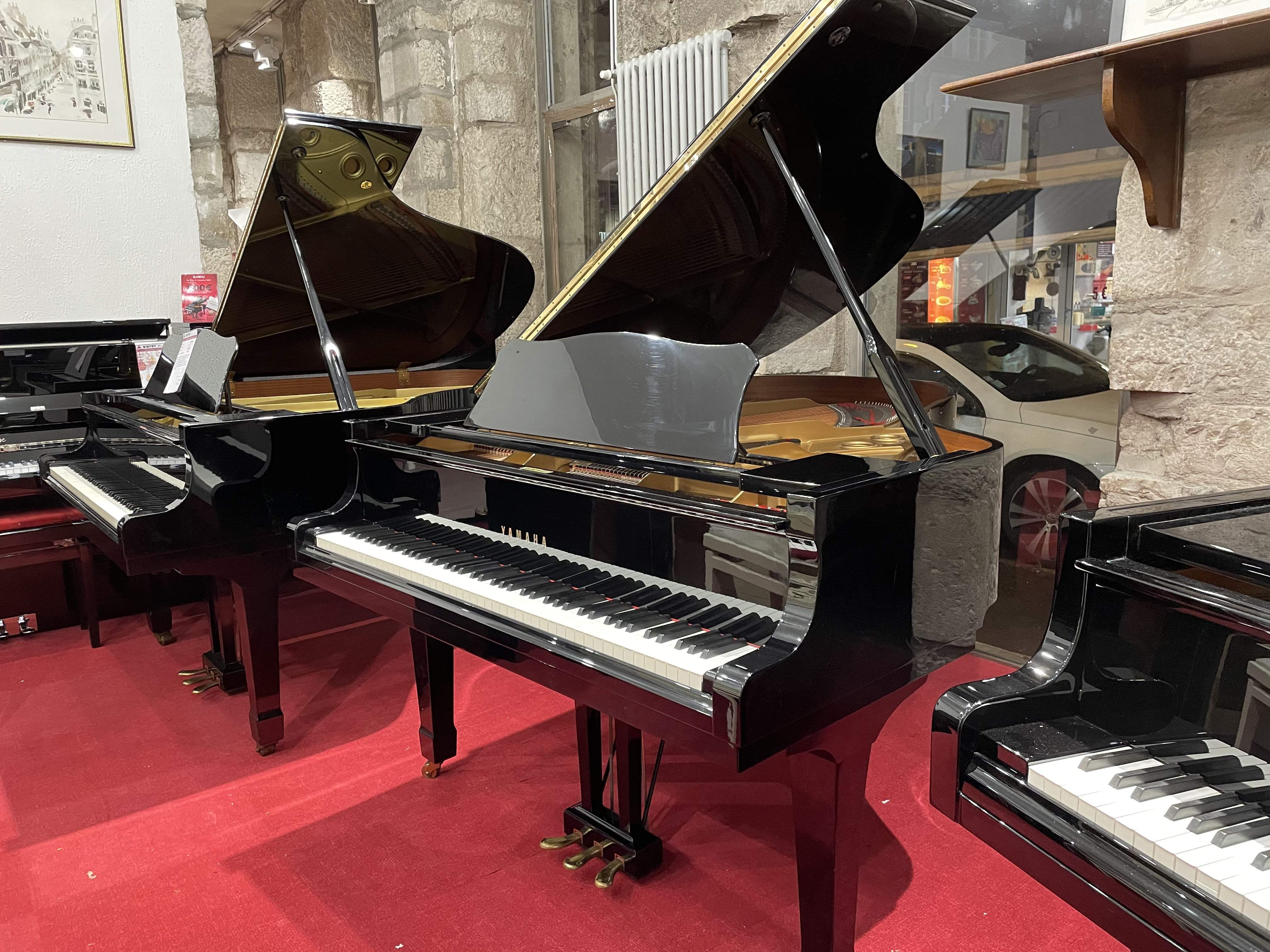 Piano d'occasion Yamaha C3 | Bietry Musique